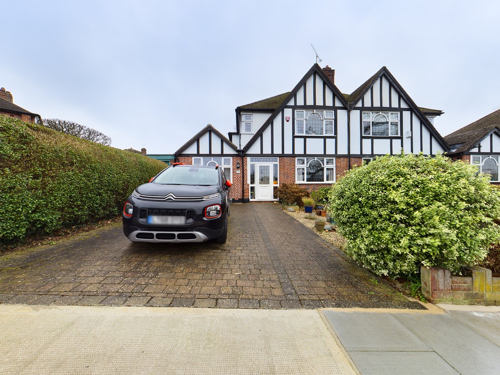 St Lawrence Drive, Pinner, 4 bedroom, Semi-Detached House